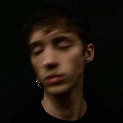 故事总发生在雨天 