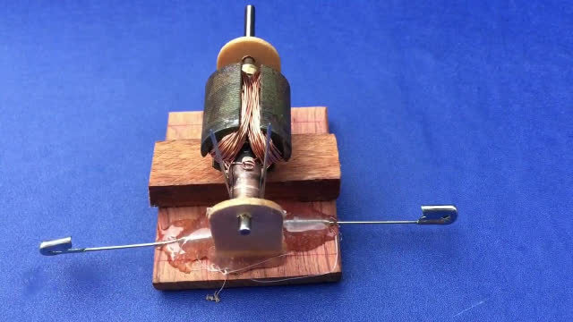 12V的直流电机烧坏了,大叔亲自动手更换线圈