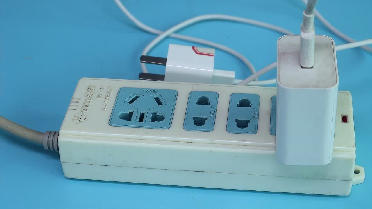 无论用质量再好插线板,这几个误区不能犯,注意4点规范使用