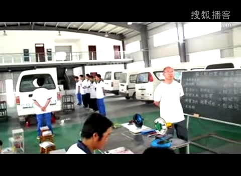 银川职教中心汽修专业实训课片断