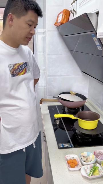 8月龄以上的宝宝吃的浓汤宝,适合一个人带孩子的排骨浓汤宝教程来喽