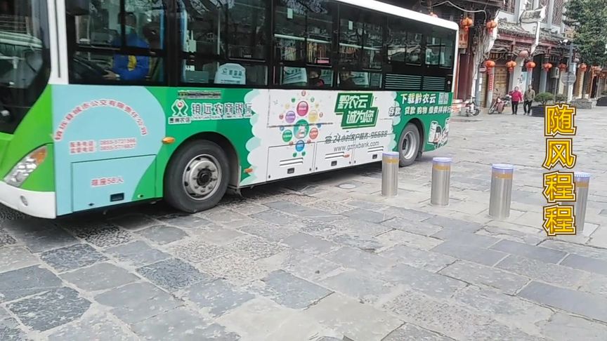 交警安装车辆智能识别系统,当地百姓出行,安全多多、方便多多!