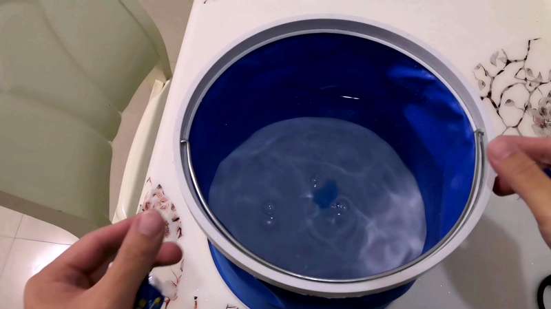 军哥的日常:用泡腾片如何自制玻璃水,网上的教程靠谱吗