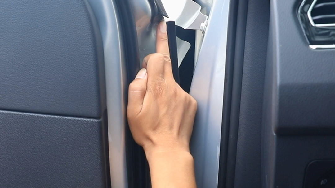 全车密封条安装教程1080P