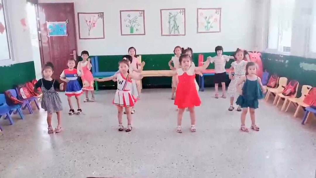 幼儿园最火舞蹈,《我是小可爱》