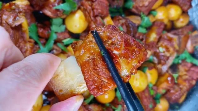 家常炖排骨的做法,好吃有诀窍,方法都告诉你,排骨肉软烂不油腻