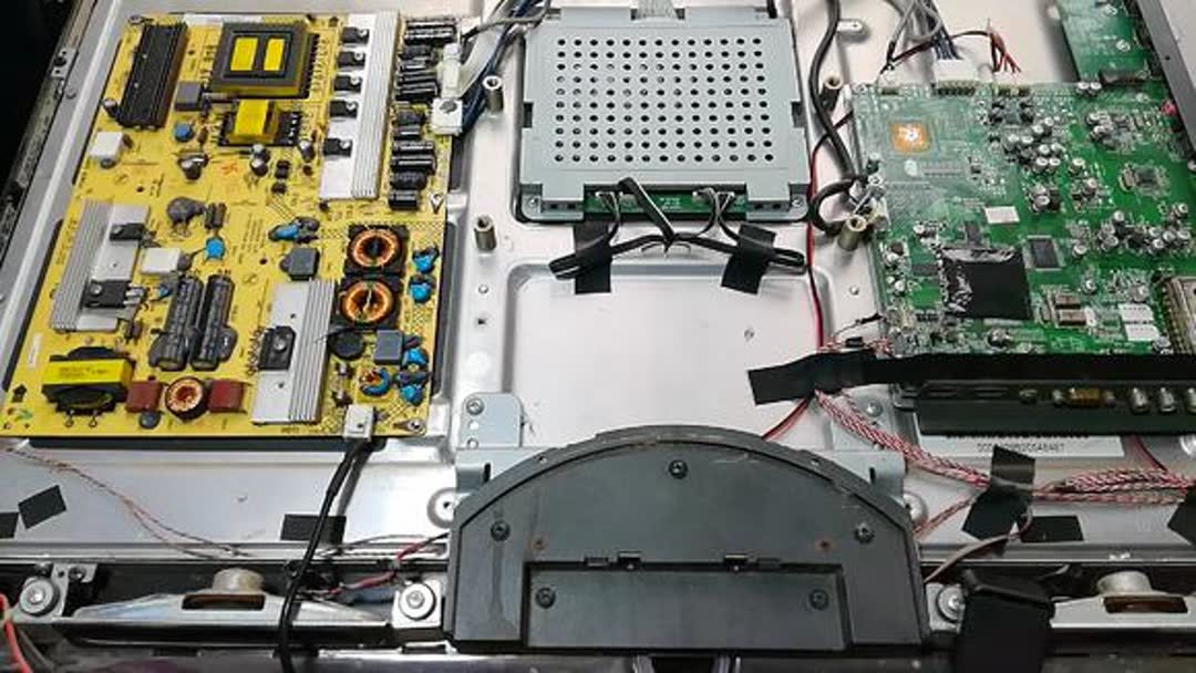 康佳电视,开机一会就重启故障,检修判断电源板问题,修复成功