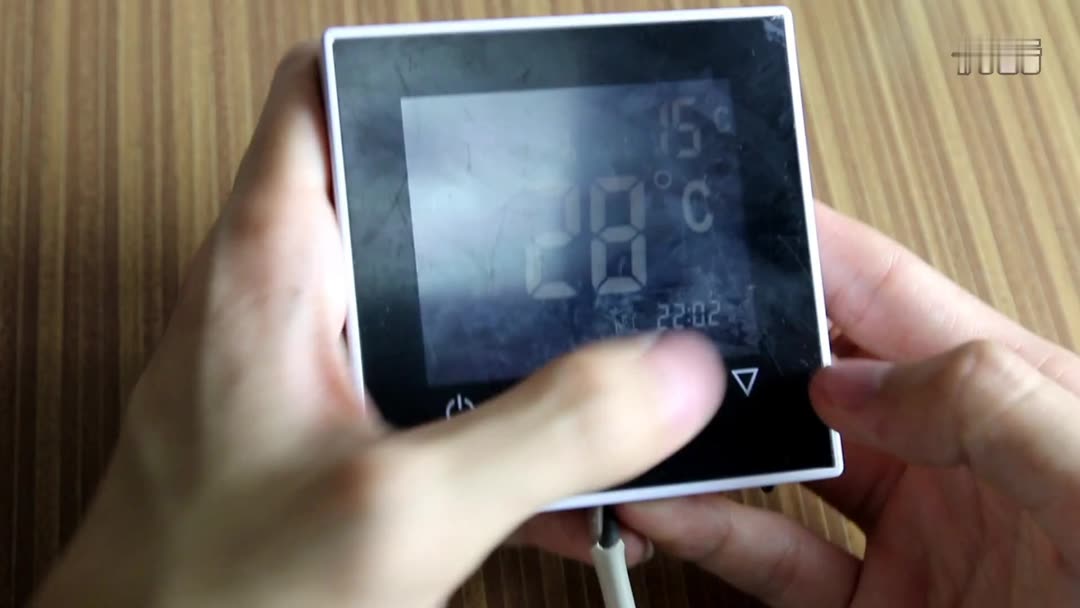 水地暖液晶触屏温控器简介及接线操作