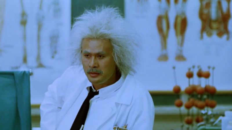 老师课上解剖,没有几个人能坚持下去,看倒了一片学生