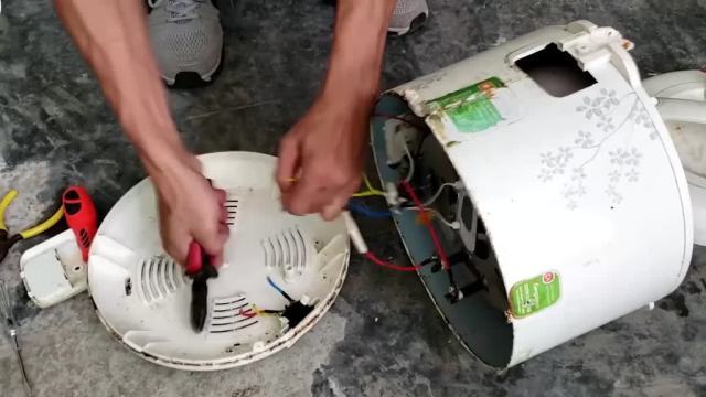 没用的电饭煲别扔,把电板拆下来改造一下,分分钟变废为宝