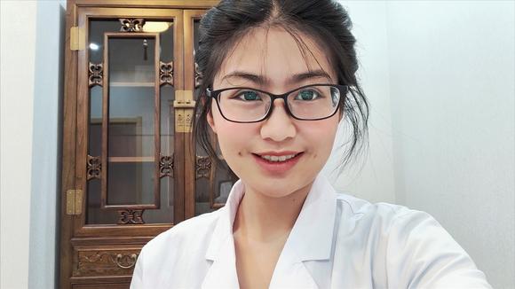 今天讲急救穴位,少商穴,很实用,可治疗发热,癫狂,昏迷等