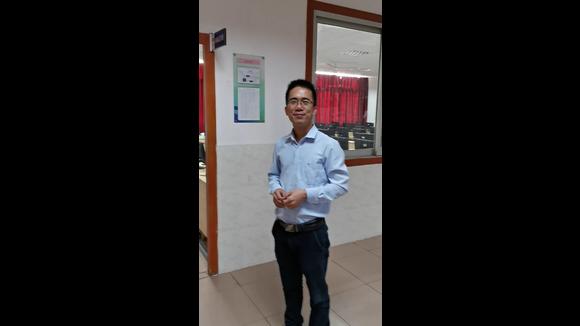 广州市蓝天高级技工学校,电子商务专业学生美工实训机房