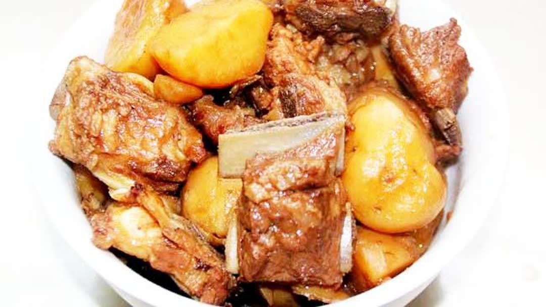 排骨炖土豆的家常做法，色香味俱全，以后就照这样做！