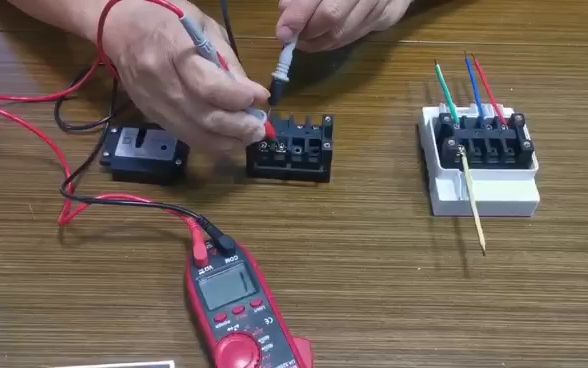区分智能侵水防触电产品太多,为什么国内产品多数智能防触电偷换...