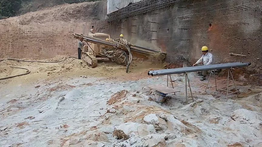 锚索施工,每天一身泥巴,六百天你干不干?