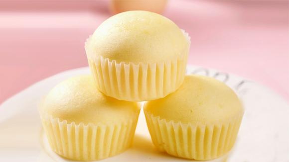 4个鸡蛋,1碗面粉,教你做老式鸡蛋糕,香甜松软,金黄美味,真甜