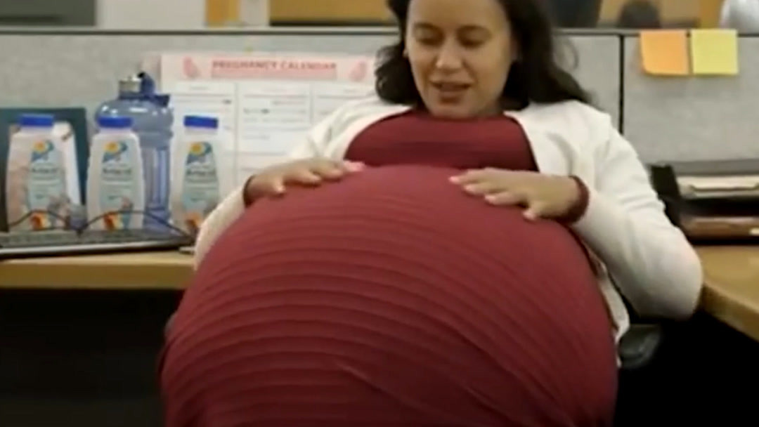 世界上最大肚子的孕妇,本以为怀了双胞胎,检查发现肚里有11个!