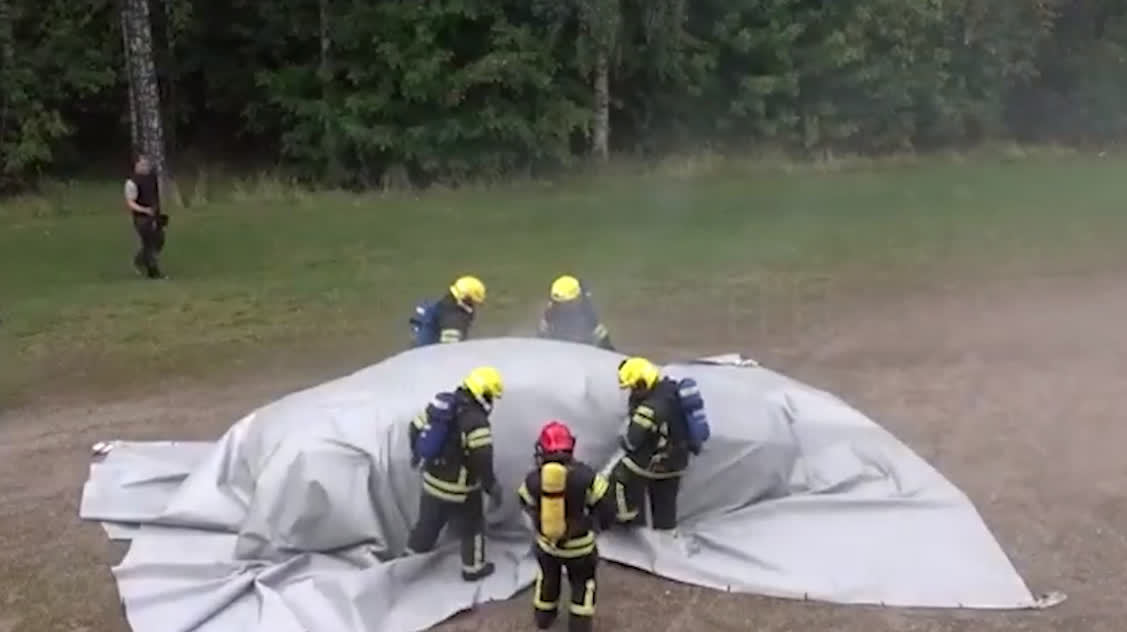 火灾地震来了怎么办?有了这条神奇毯子,逃生几率倍增