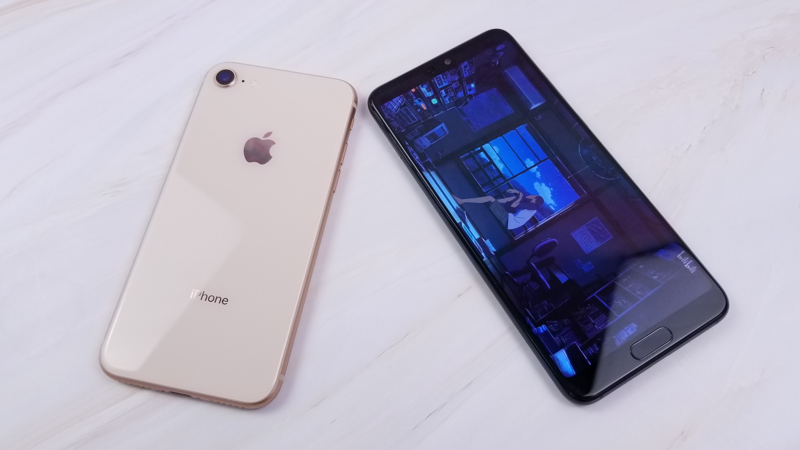 LCD屏哪家强?华为P20对比iPhone8,这差距也太大了吧!