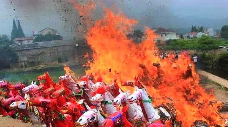 为什么亲人去世的时候,要把死者的衣物烧掉,如果不烧会怎么样