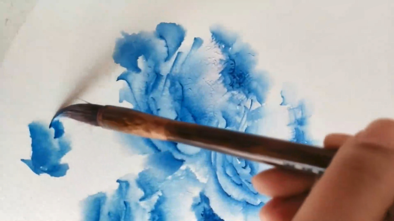 国画:教你画一幅蓝色牡丹花,笔法清晰简单,值得收藏!