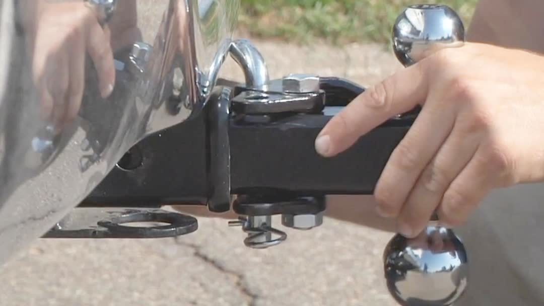 加装拖车钩是为了防撞?却将后车给害惨了