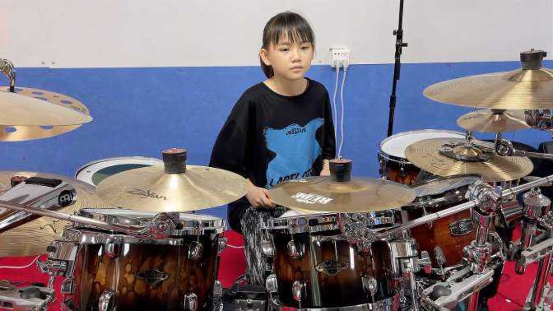 从小做起,何时何地都不要忘了祖国,做个懂事,爱国爱家的好孩子