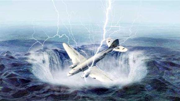 世界上的飞机灵异事件,美国飞机在此神秘失踪,40年后惊现在月球