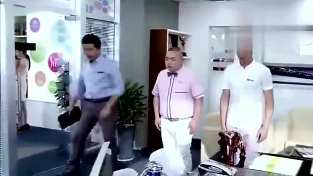 领导命令下属找律师说出其目的后下属们很无语!