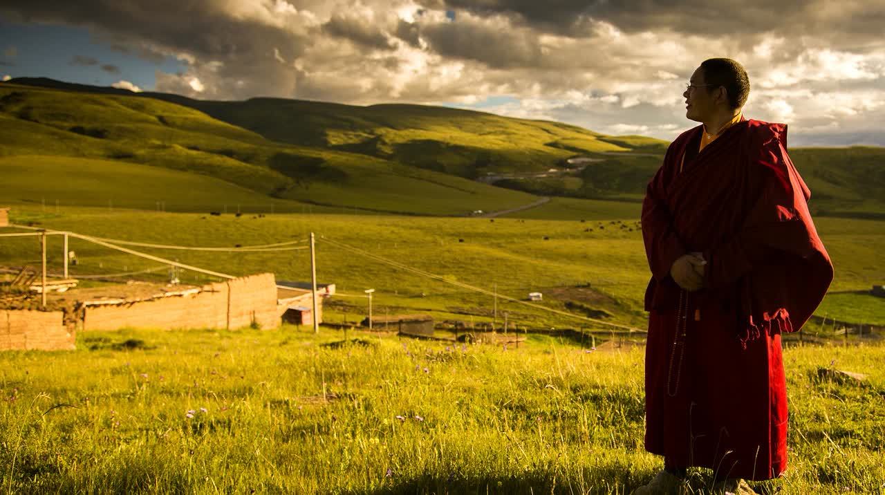 现实版修仙?印度83岁“奇僧”,不吃不喝70年却依然...