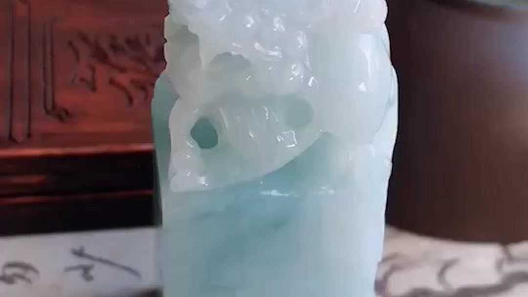 天然翡翠细腻精雕飘花招财貔貅印章