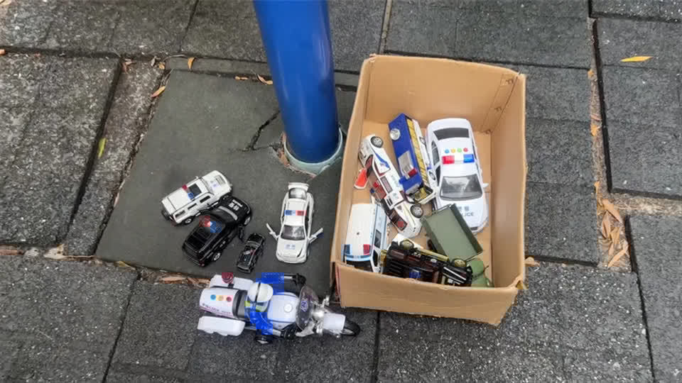 拥有这些警车模型玩具的小朋友也太幸福了吧