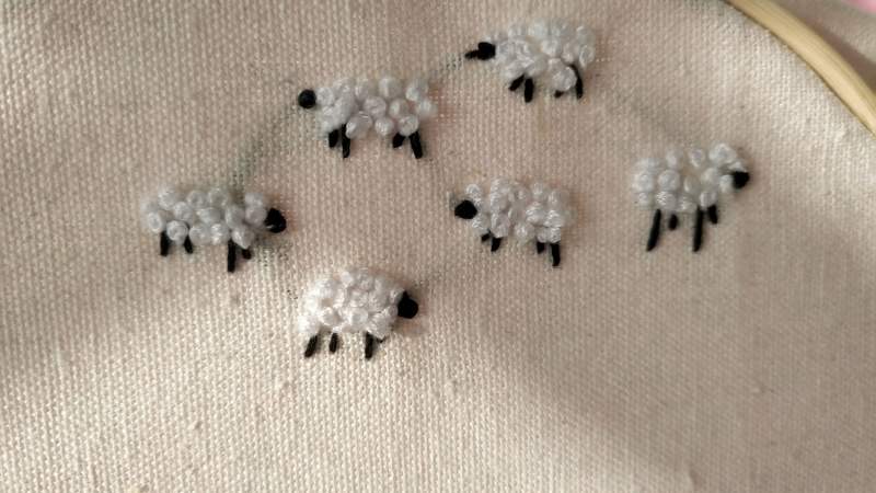 简易刺绣花样教程,一组可爱的刺绣小绵羊