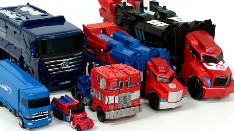 变形小汽车大卡车擎天柱汽车人模型玩具试玩