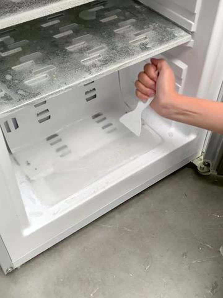 冰箱冷藏室积水结冰