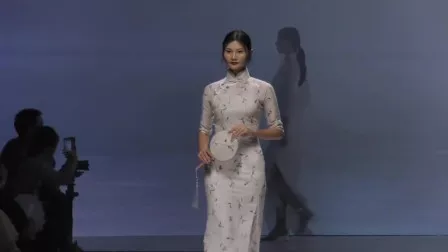 气韵十足,独特的旗袍设计,精致高贵