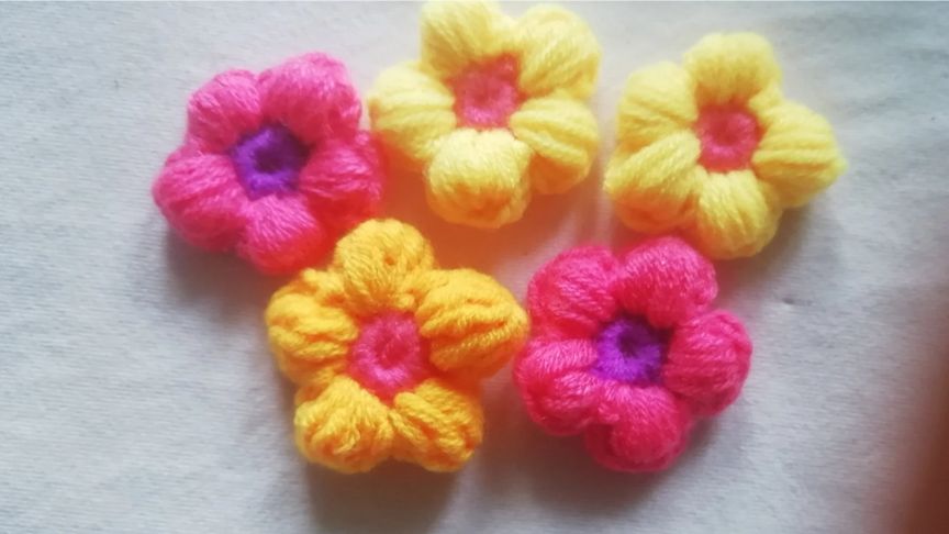 毛线勾织泡芙花,可做头饰和物件非常百搭,新手教程简单易上手