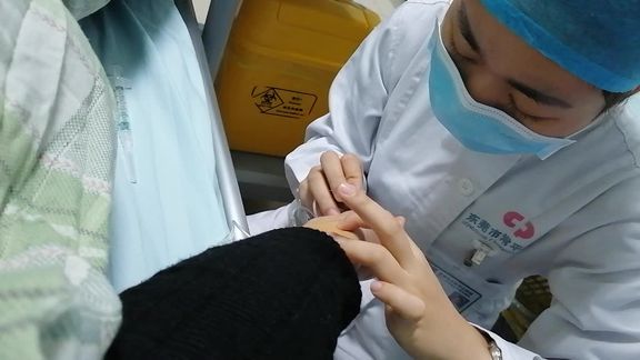 #打针不哭 抽动脉血真的疼