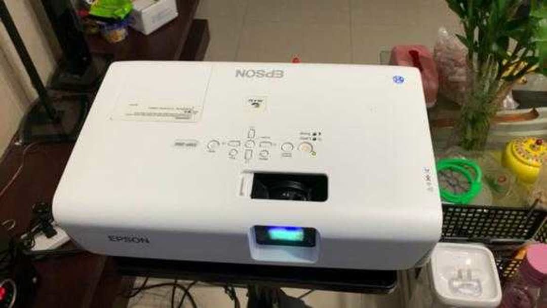 日本爱普生EMP-280投影仪投影机色彩效果非常好