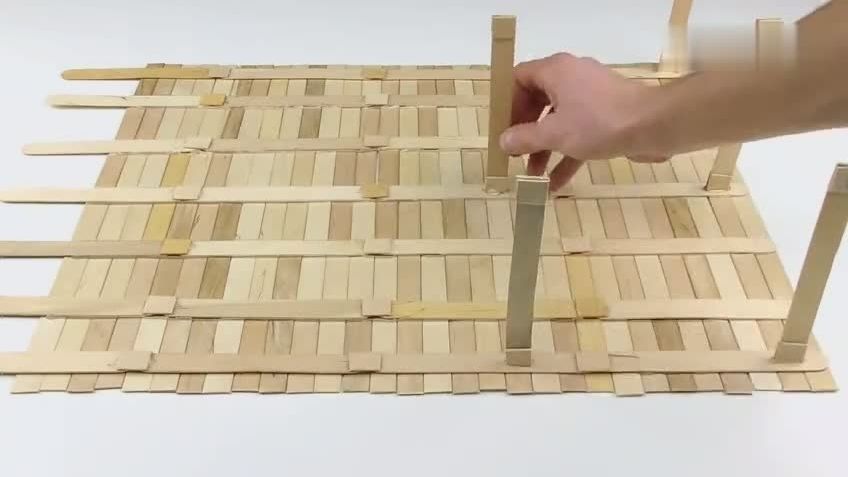 生活小妙招:教你用冰棒棍为心爱的宠物鼠做一间房子