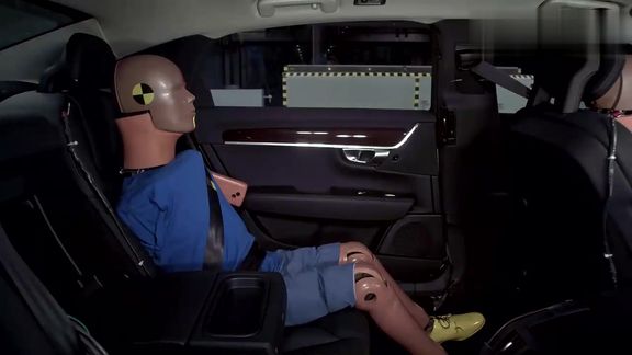 沃尔沃S90侧面碰撞测试,最安全家轿不是吹的呀