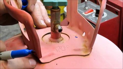 大叔用压力容器罐做个炉子,真佩服他的胆量