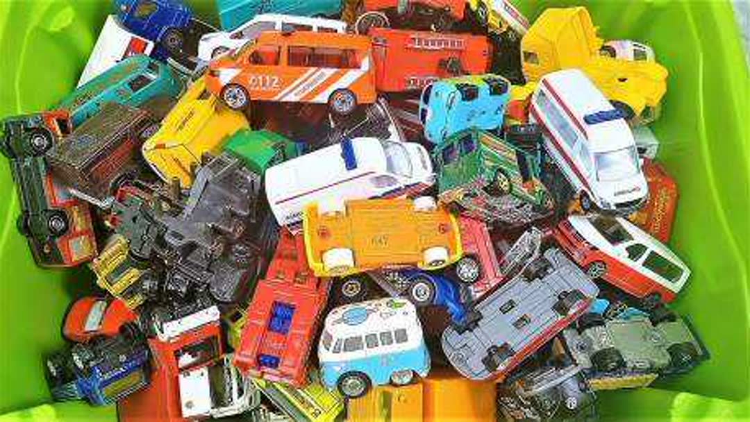 彩色小汽车工程车玩具模型