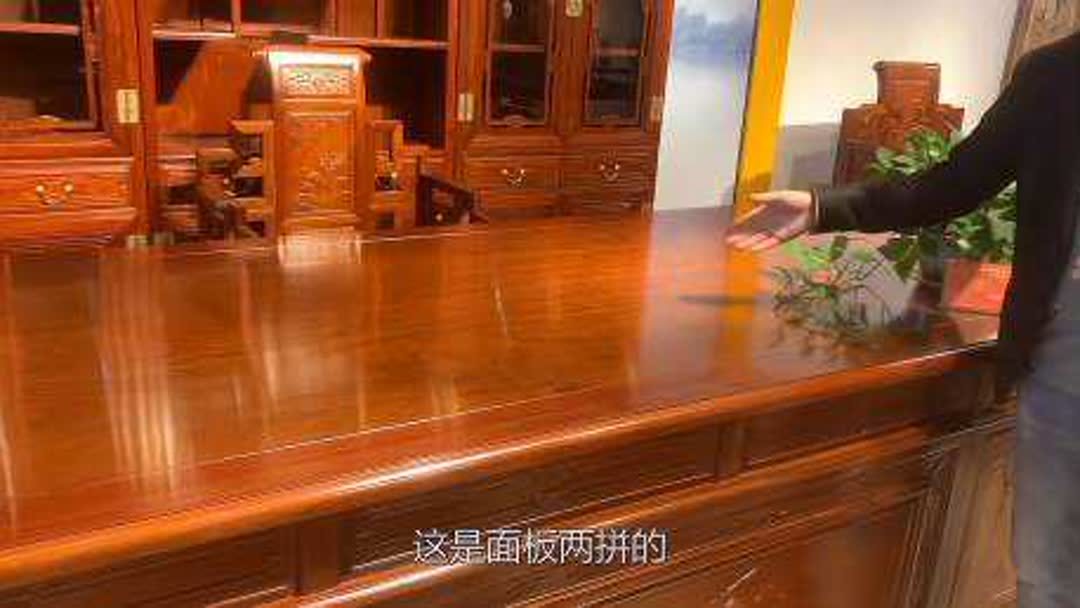 专业做办公桌的厂家——各种款式尺寸应有尽有,老左算是开了眼了