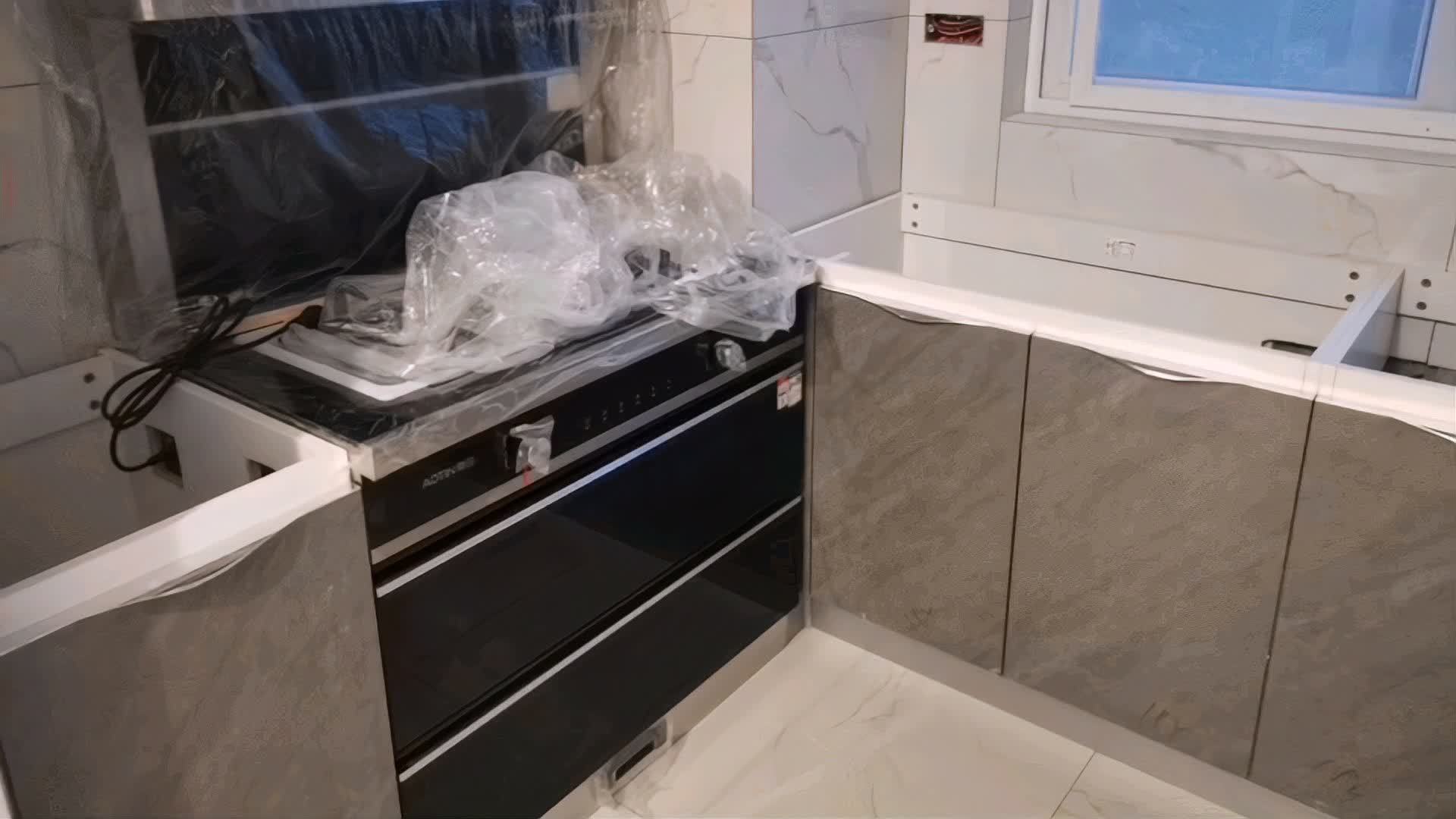 这个厨房设计太合理了,U型橱柜空间全利用,集成灶好用吗?