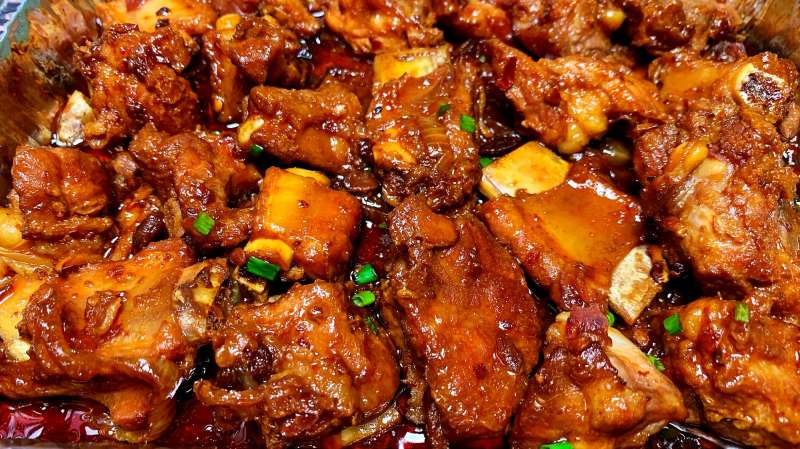 这才是排骨最美味的做法,不用炸不用炒,饭店都很难吃到,超过瘾