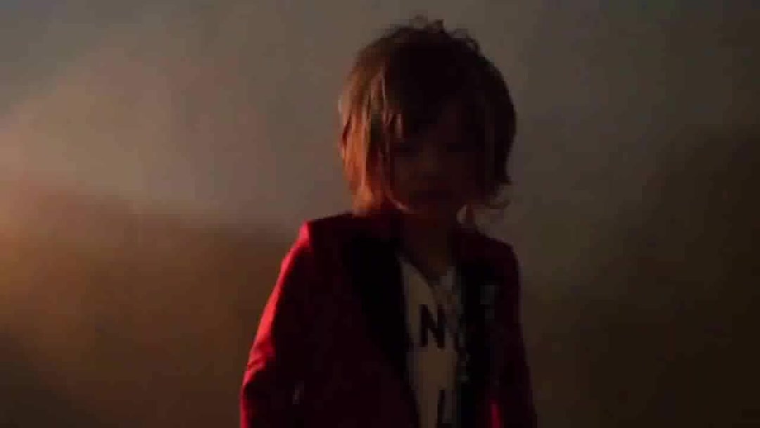 日本18岁辣妈把6岁儿当牛郎养