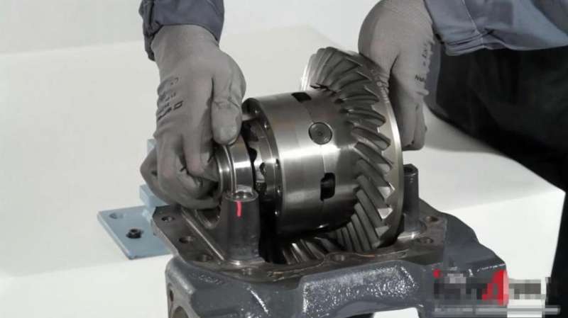 拆装一个差速器看清内部结构