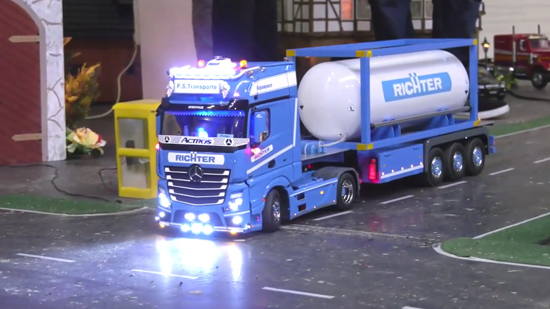 RC模型:这是一场模型汽车的盛会,每一辆都价格不菲,你喜欢吗