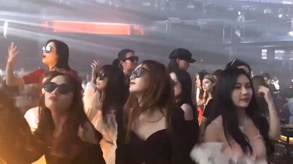 想要小姐姐微信吗?打卡西安·Sulermiami